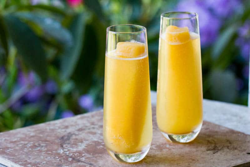 Easy Frozen Bellini Recipe– Spiked bellini cocktail recipe