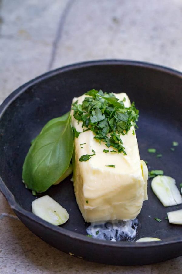 Smoked Garlic Butter – Easy Traeger Garlic Butter Recipe