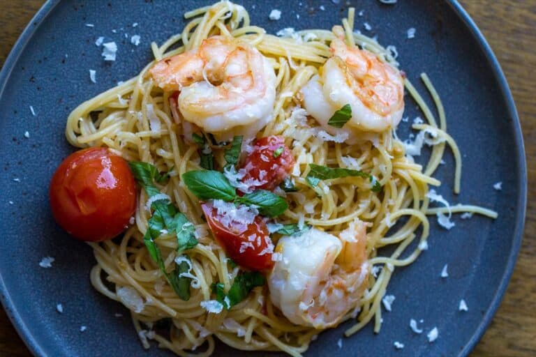 Shrimp Pasta with Tomatoes and Basil – Easy weeknight dinner recipe